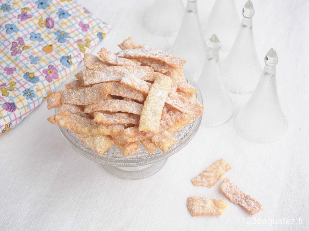 Bugnes lyonnaises croustillantes | Recette 1,2,3...Dégustez